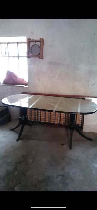 Tavolo con marmo vetrato