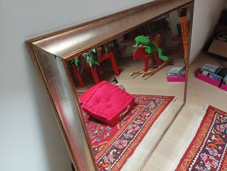 Specchio con cornice di pregio