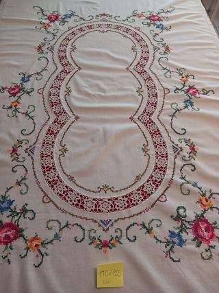 Tovaglia rettangolare ricamata a punto croce e unc