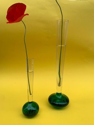 2 vaso monofiore con base in vetro a bolle verde