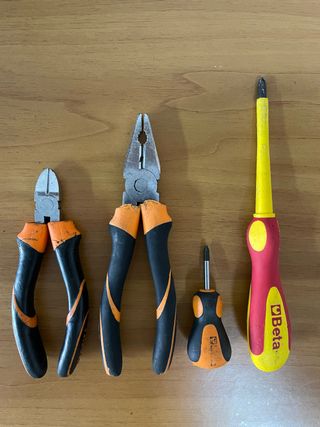 Set Beta Utensili da lavoro cacciaviti pinze