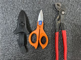 Forbici e pinza becco a pappagallo