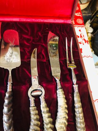 Servito di posate da carne