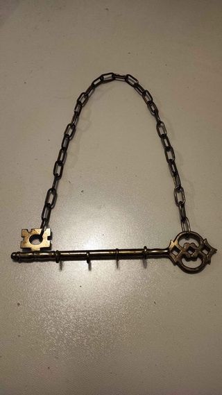 Appendichiavi in ottone a forma di chiave