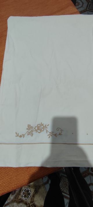 lenzuola letto singolo ricamato