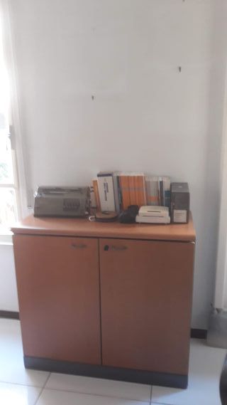 Mobili per ufficio e fotocopiatrice
