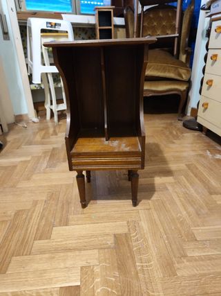 Tavolino porta riviste