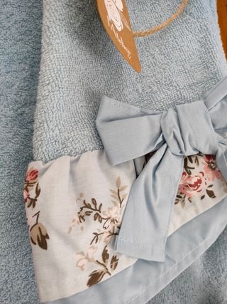 asciugamano spugna bagno azzurro fiocco volant