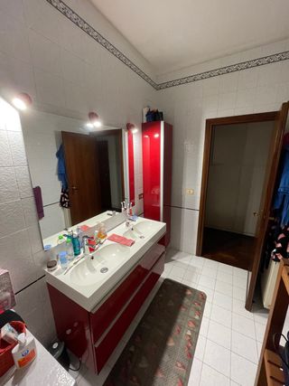 Mobile bagno e specchio