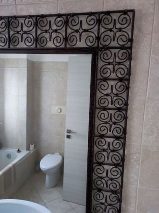 Specchio in Stile Orientale con Cornice in Ferro