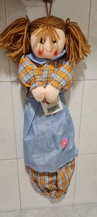 Bambolina portasacchetti da appendere Divina