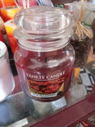 Yankee candele black cherry
