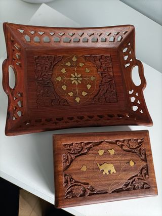 vassoio e portagioie in legno intagliato