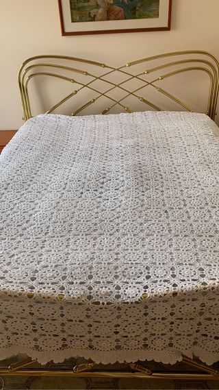 Coperta matrimoniale fatta ad uncinetto