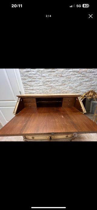 Cassettiera e specchio