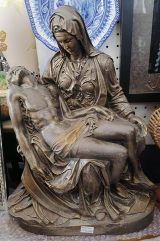 scultura Pietà di Michelangelo