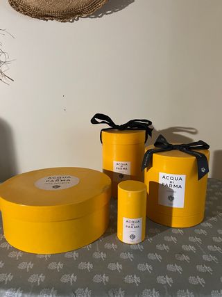 Set di cucito e scatole