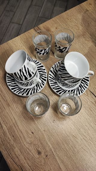 Servizio 4 bicchieri e tazze zebrate