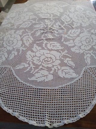 tondo, uncinetto a mano bianco