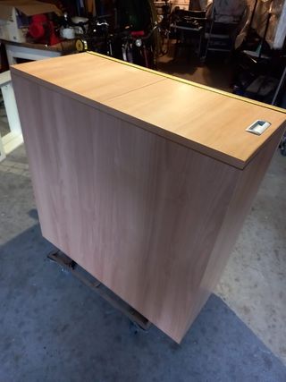 Cassettone in legno per oggetti