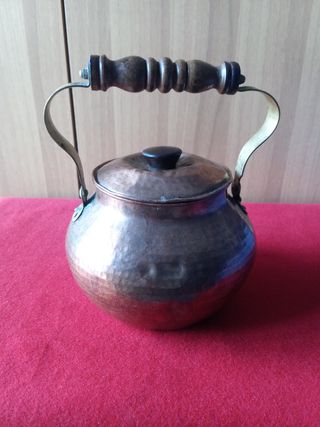 Pentola antica in rame ottone e legno