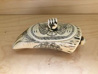 Piccolo contenitore in galalite