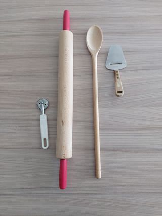 Mattarello e cucchiaio in legno