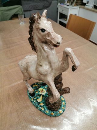 cavallo in ceramica di Caltagirone