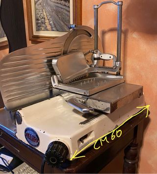 Grande affettatrice  funzionante usata