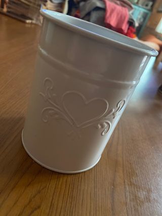 Piccolo contenitore in latta