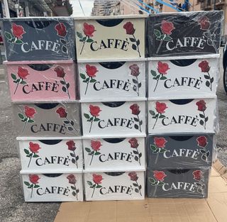 cassettone in legno con scomparti