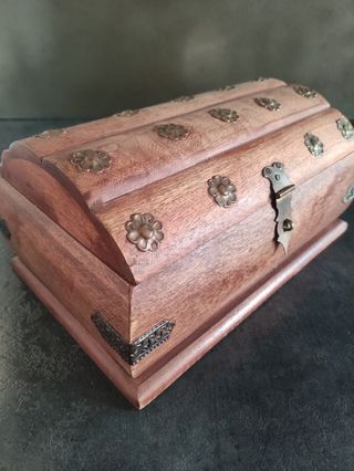 Scrigno portagioie in legno vintage