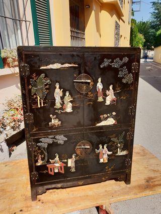 credenza cinese antica rilievi in giada e pietre