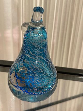 Pera di vetro decorativa
