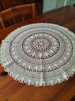 centro tavola fatto a mano all'uncinetto