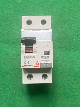 Interruttore magnetotermico direzionale c16