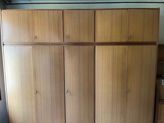 Guardaroba in legno vintage