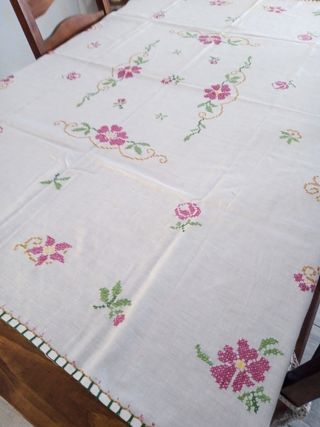 tappeto o tovaglia tutta a mano