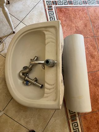 Lavandino completo di scarico