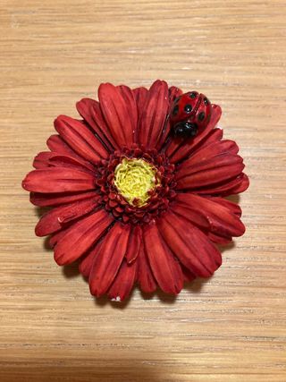Calamita Gerbera con coccinella ditta Artefice