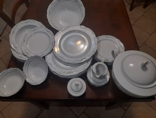 Set piatti in porcellana