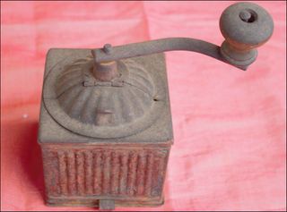 vecchio macinacaffè primi 900.