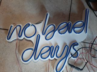 INSEGNA LUMINOSA AL NEON