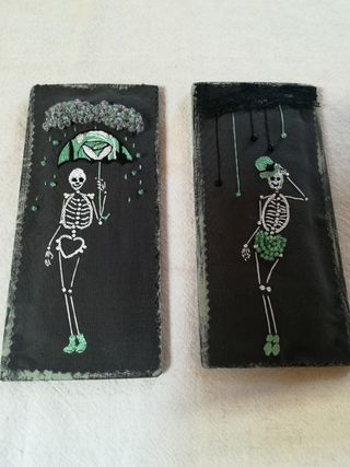 Quadri ricamati a mano scheletri fantasy