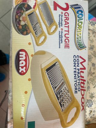 Grattugia multifunzione e montatore manuale