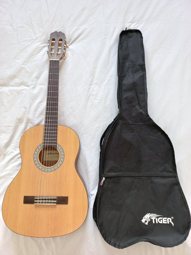 guitarra-3-4-de-segunda-mano-por-85-eur-en-palma-de-mallorca-en-wallapop