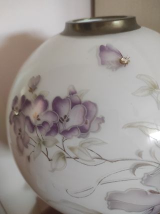 Particolare lampada ceramica.