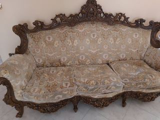 Divano 3 posti più 2 poltrone