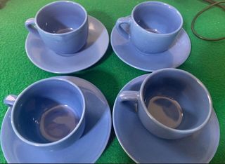 Servizio da caffè con tazzine e piattino