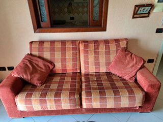 vendo divano letto sfoderabile con cuscini